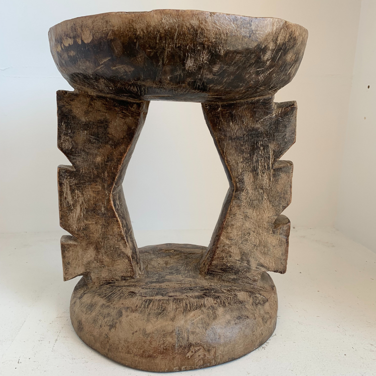 Tonga Stool – Africanologie