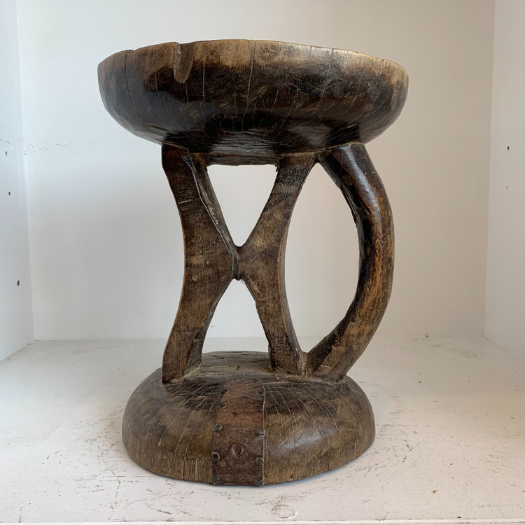 Tonga Stool – Africanologie